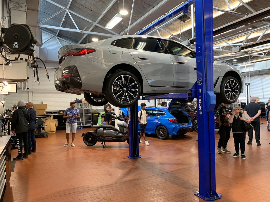 Canberra BMW Hosts Inspiring Apprentice Technician Open Night ... Canberra BMW Hosts Inspiring Apprentice Technician Open Night ...